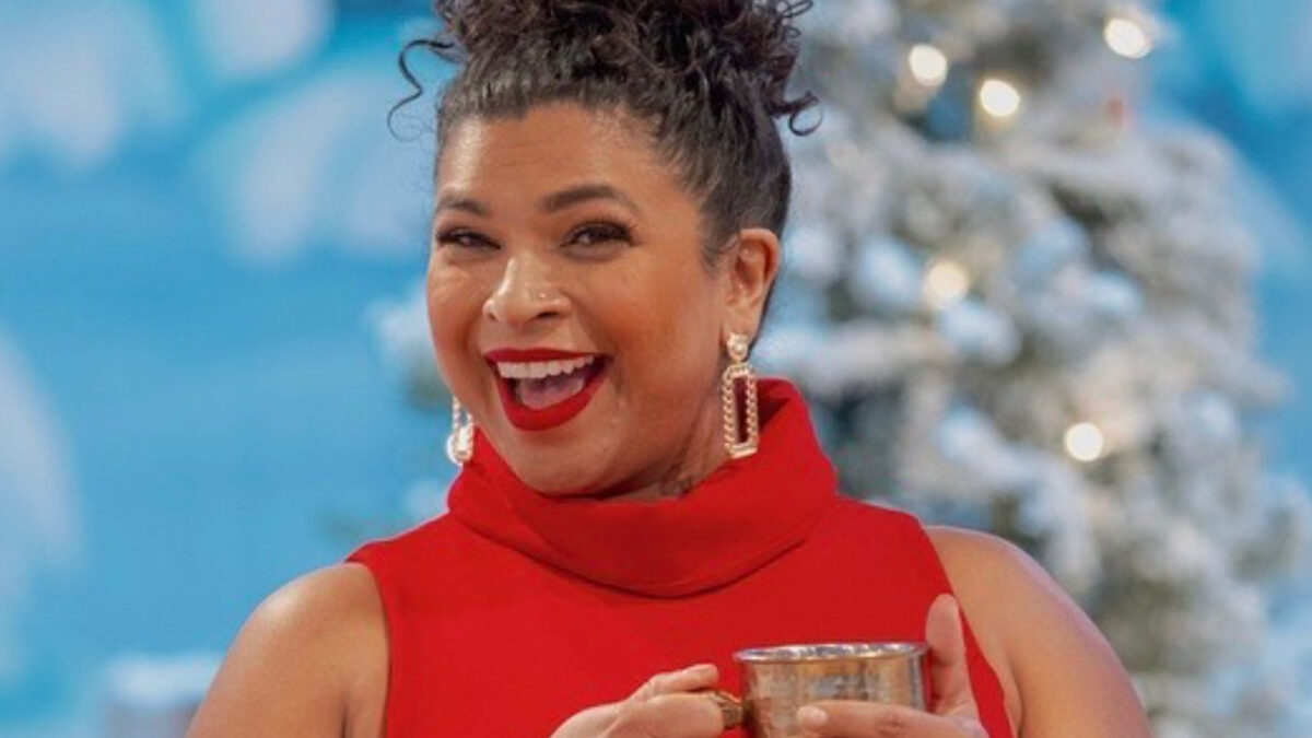How Food Network Star Aarti Sequeira Teaches Her Children About Faith ...